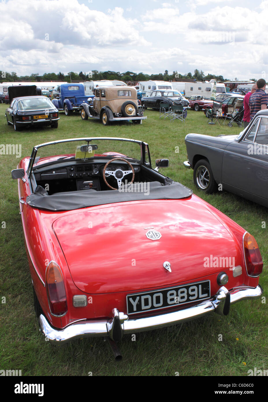 Rear mg classic car Banque de photographies et d’images à haute ...