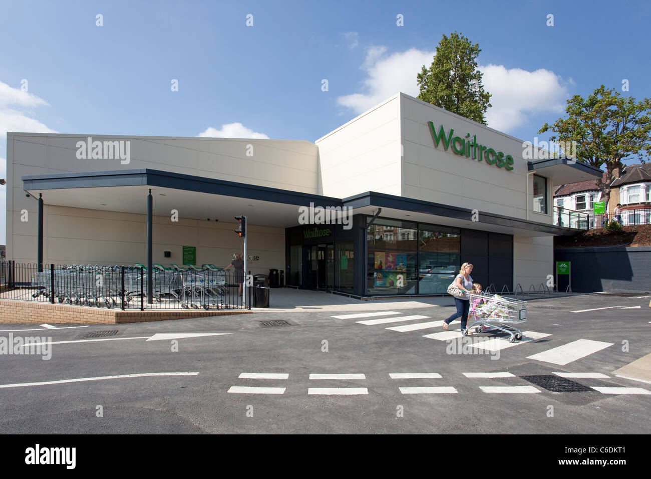 Supermarket exterior building Banque de photographies et d’images à ...