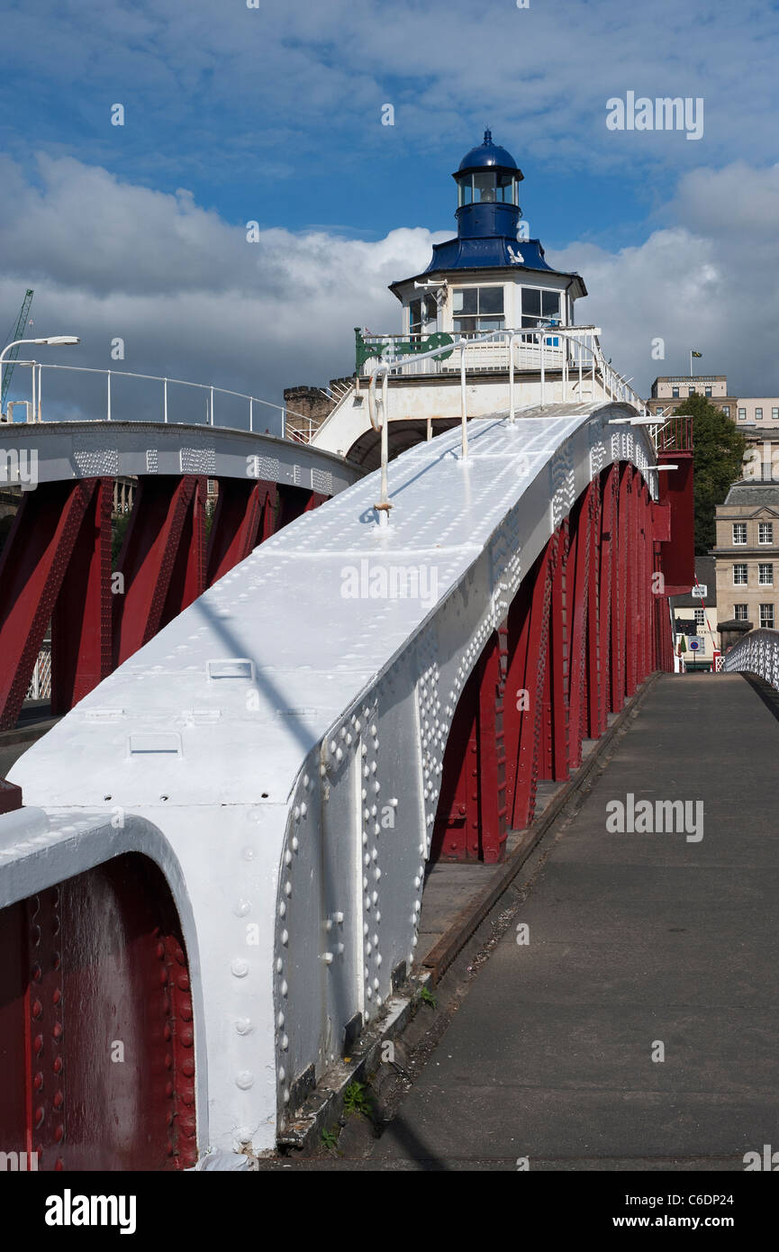 Pont tournant de newcastles Banque de photographies et d’images à haute ...