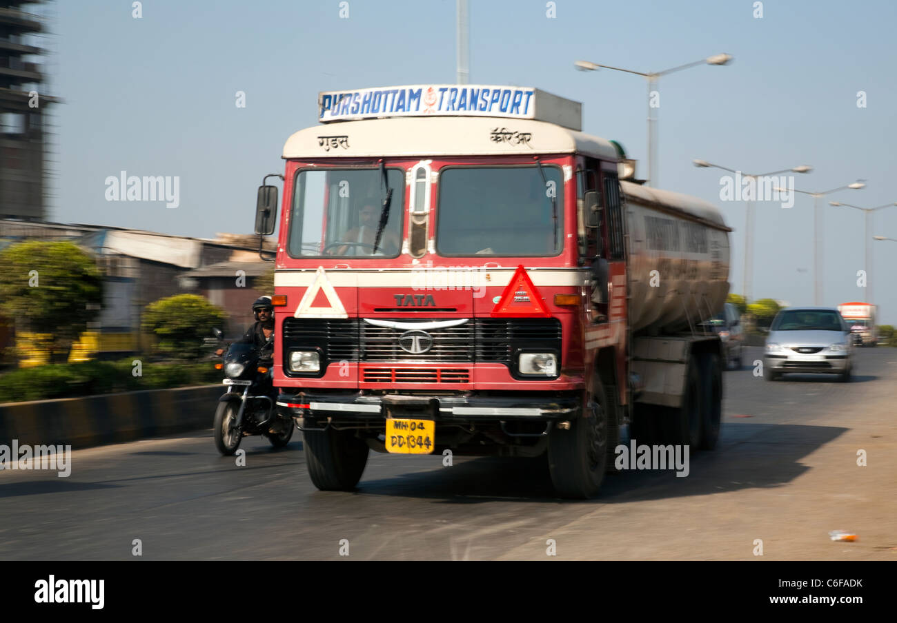 Camion tata Banque de photographies et d’images à haute résolution - Alamy