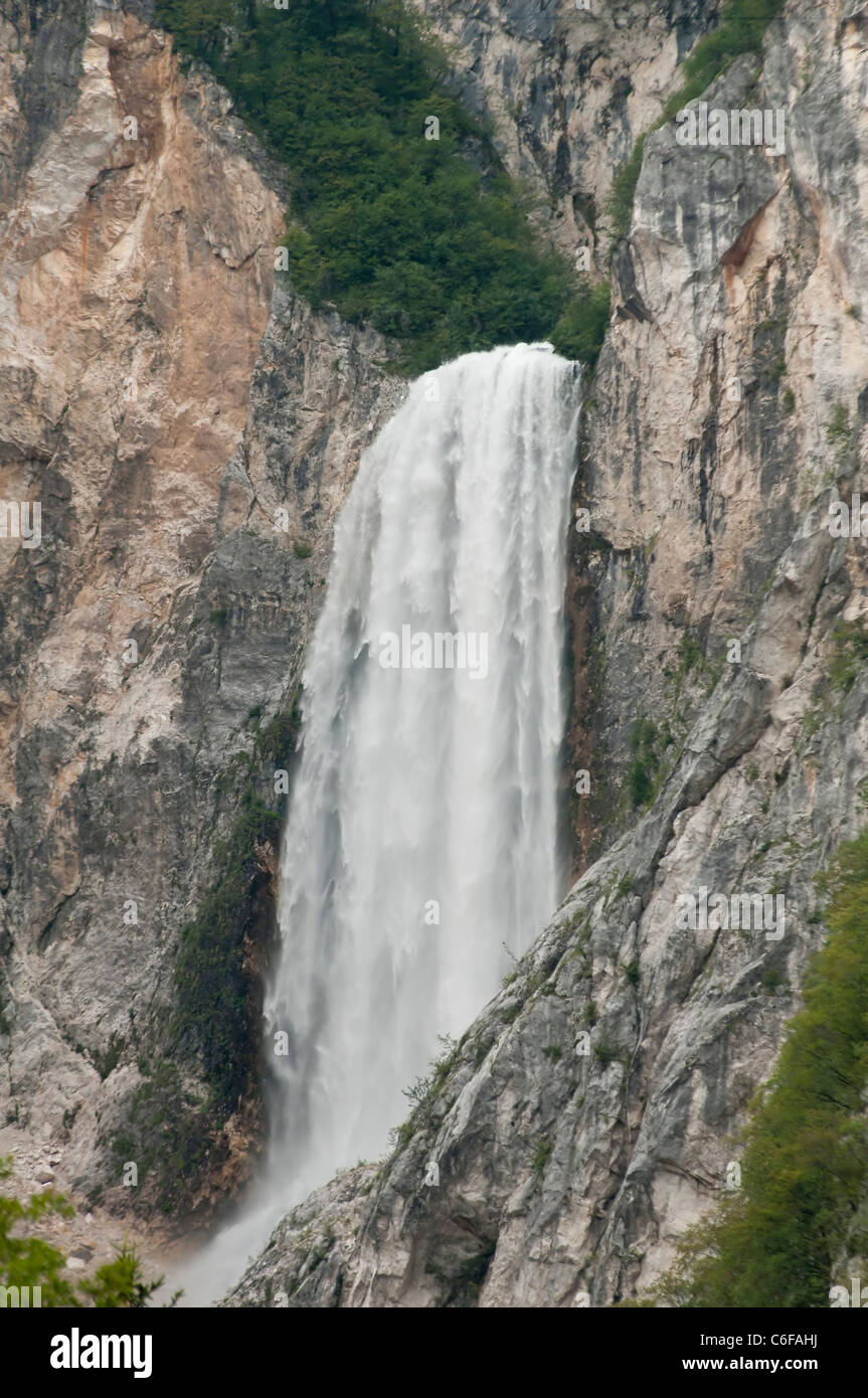 Boka waterfall Banque de photographies et d’images à haute résolution ...
