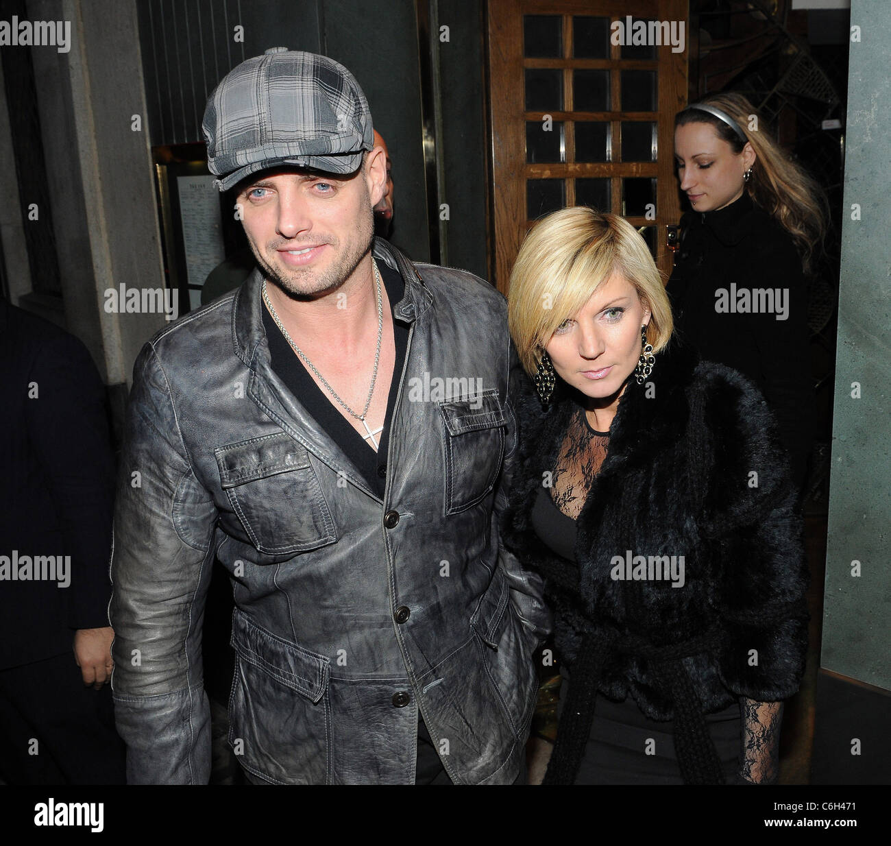 Keith Duffy de "Boyzone" quitte l'Ivy restaurant et discothèque avec ...