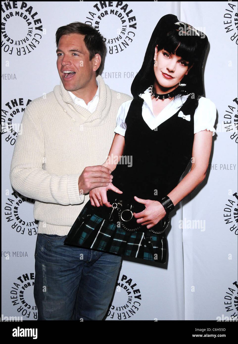 Michael Weatherly et découpe de Pauley Perrette La 27e assemblée ...