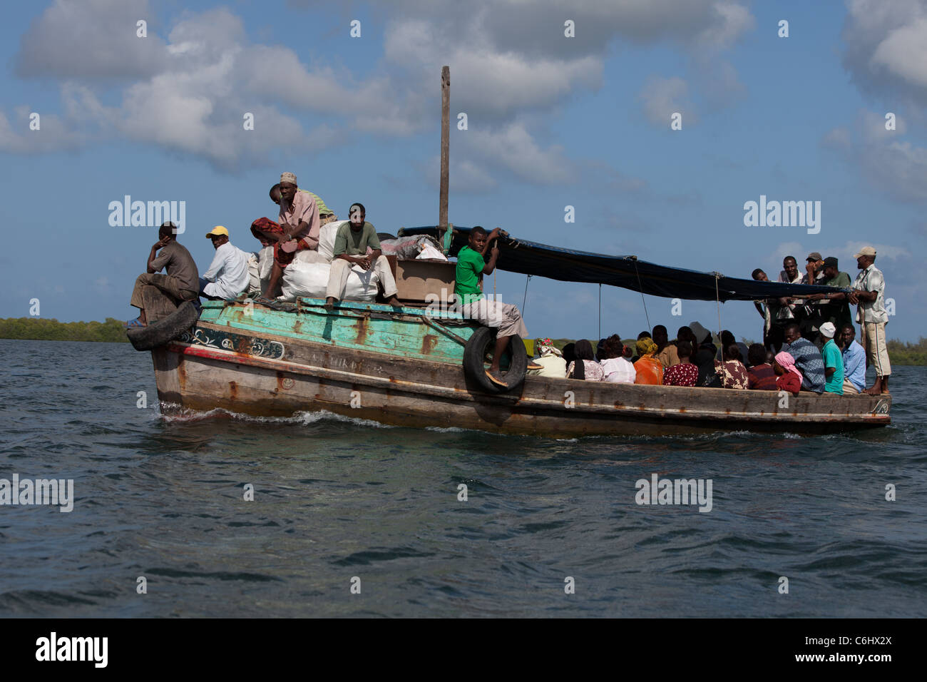 African ferry passengers Banque de photographies et d’images à haute ...