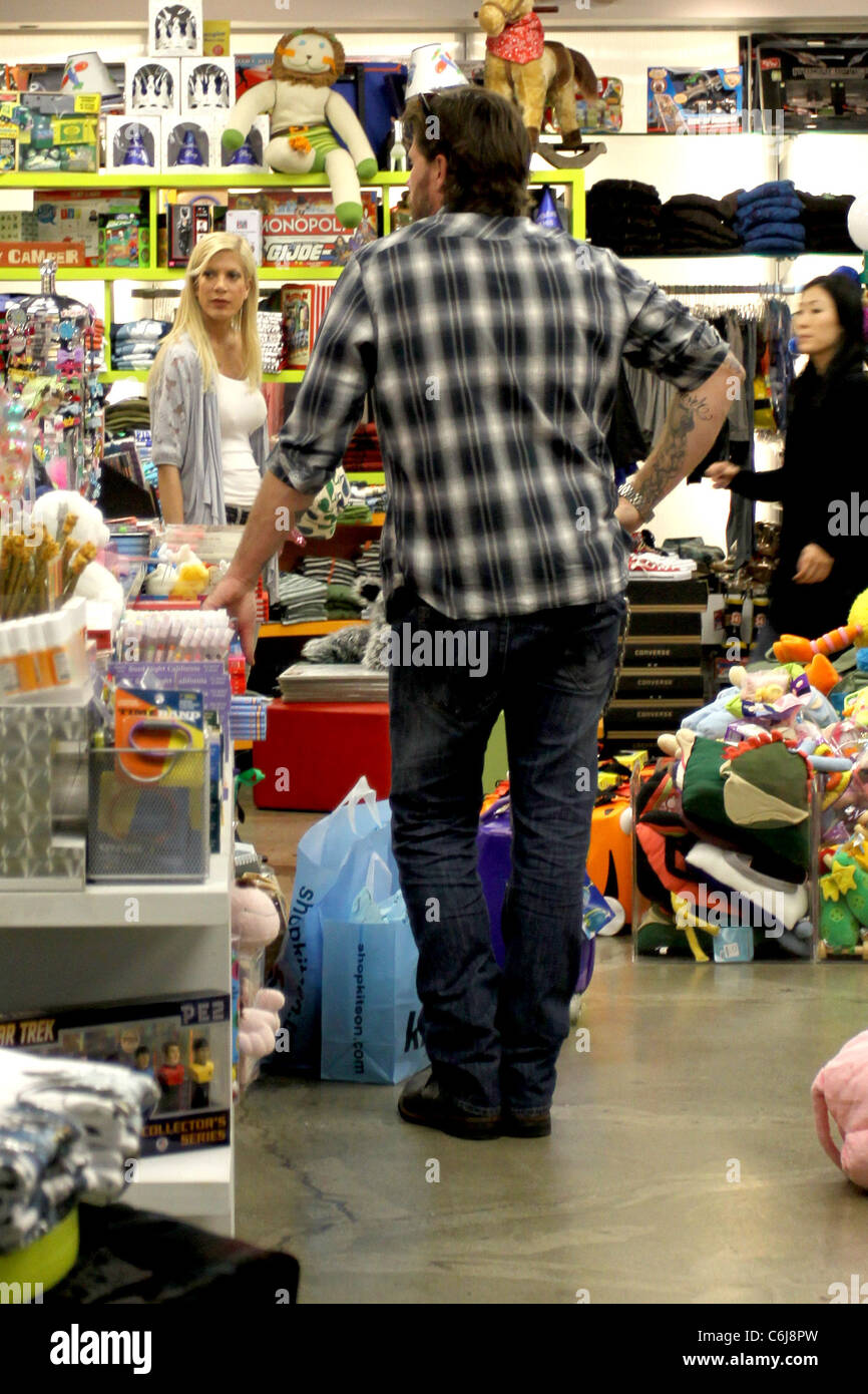 Tori black et son mari Banque de photographies et d’images à haute ...