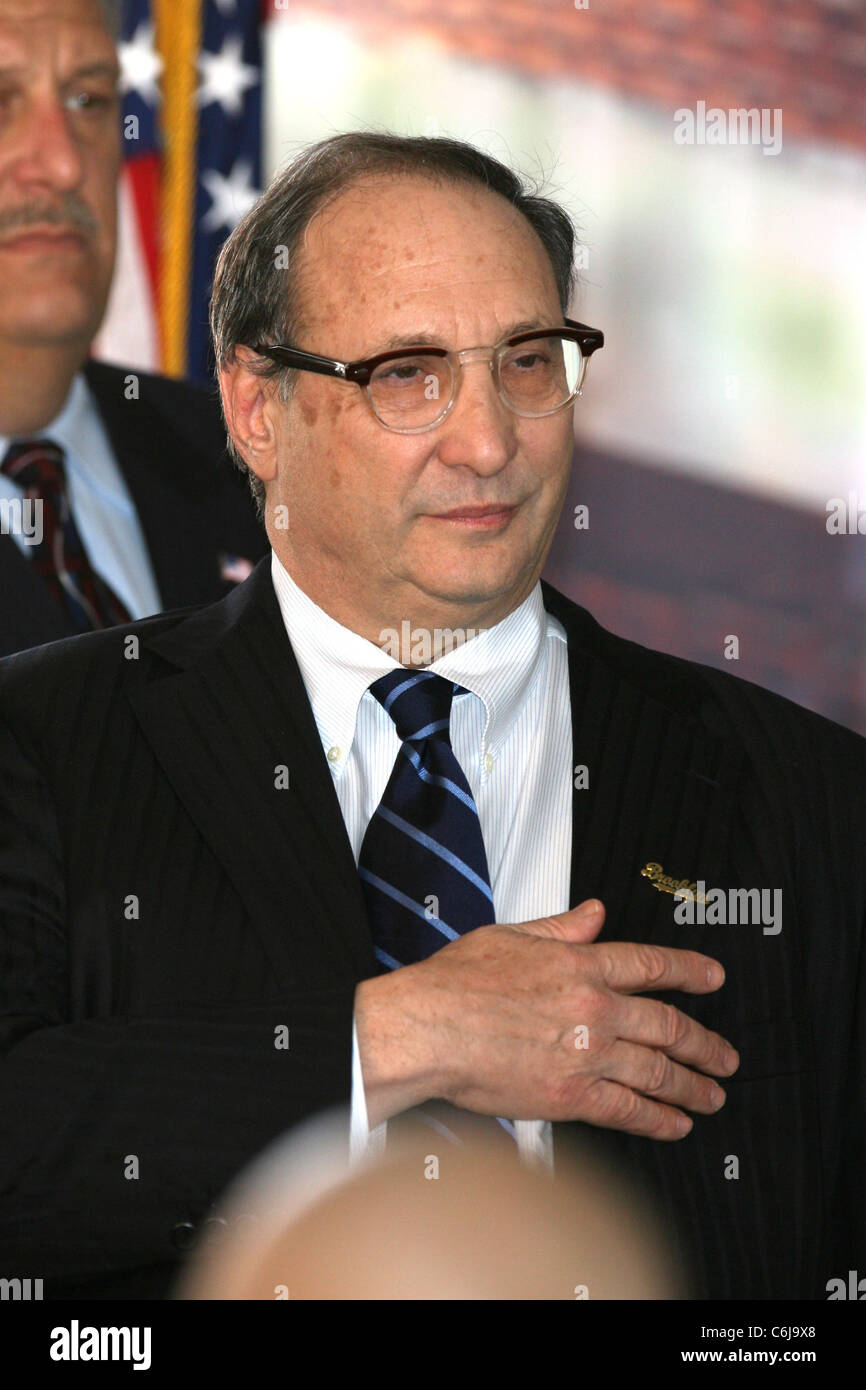 Bruce ratner Banque de photographies et d’images à haute résolution - Alamy