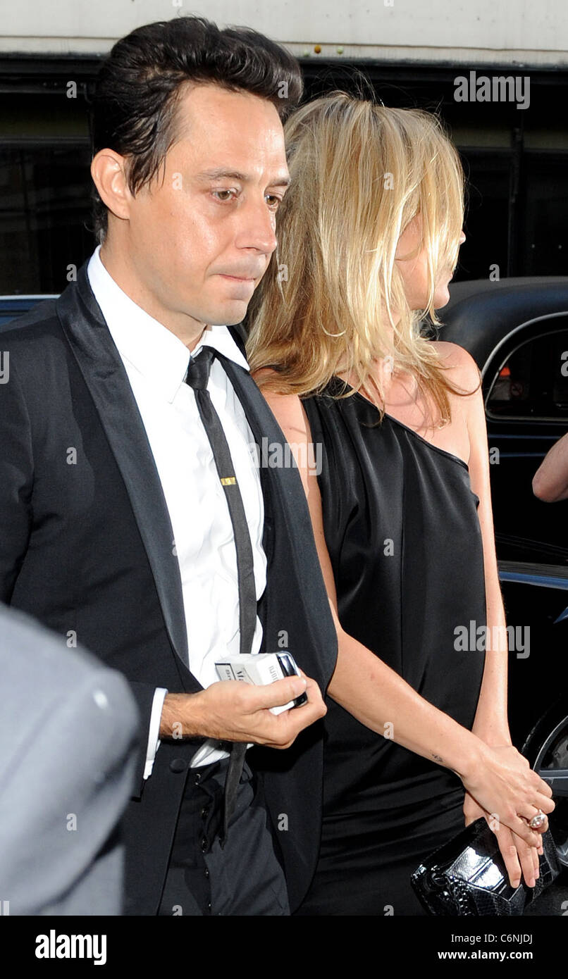 Jamie hince et kate moss mario testino Banque de photographies et d ...