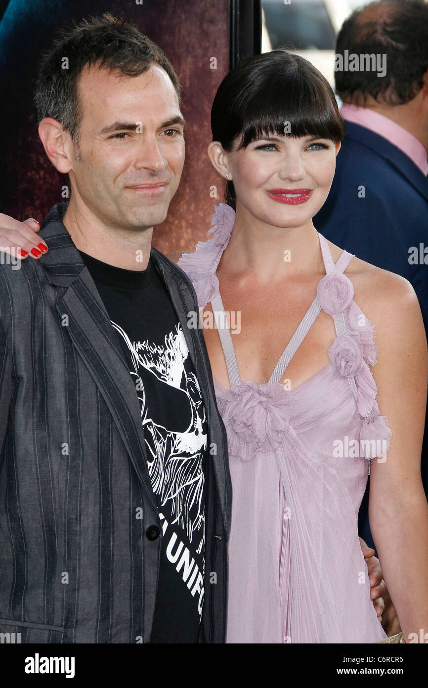 Director vincenzo natali premiere of splice Banque de photographies et ...