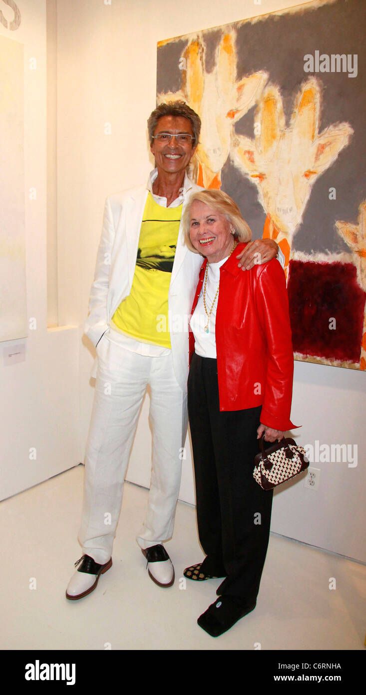 Peter glebo opening show of longnecks by tommy tune Banque de ...