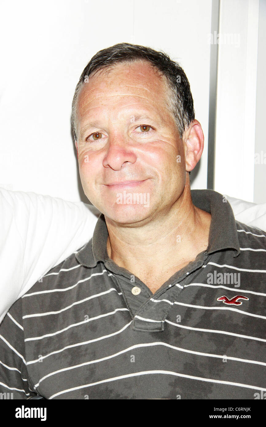 Peter glebo opening show of longnecks by tommy tune Banque de ...