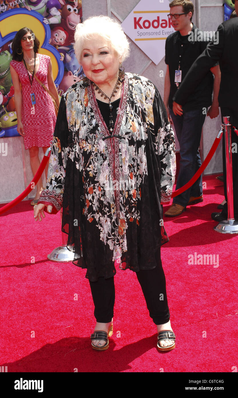 Estelle Harris Los Angeles Première de Walt Disney Pictures 'Toy Story ...