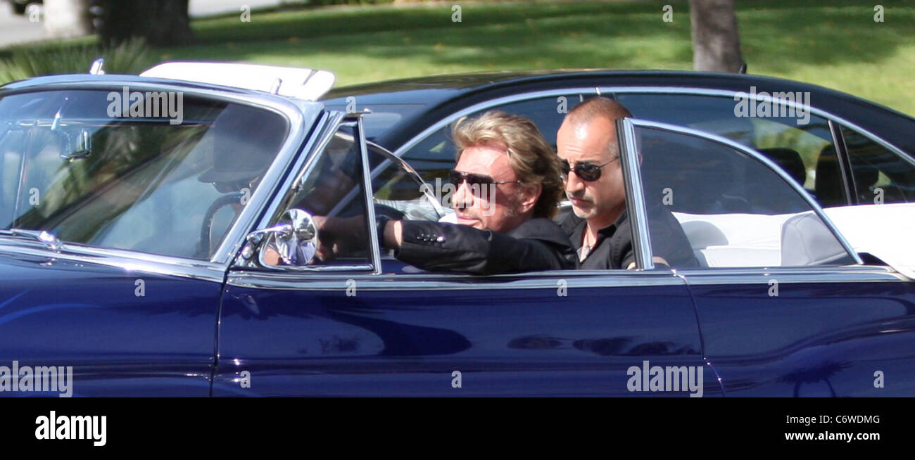 Johnny Hallyday au volant de son épouse Laetitia et un ami dans son ...