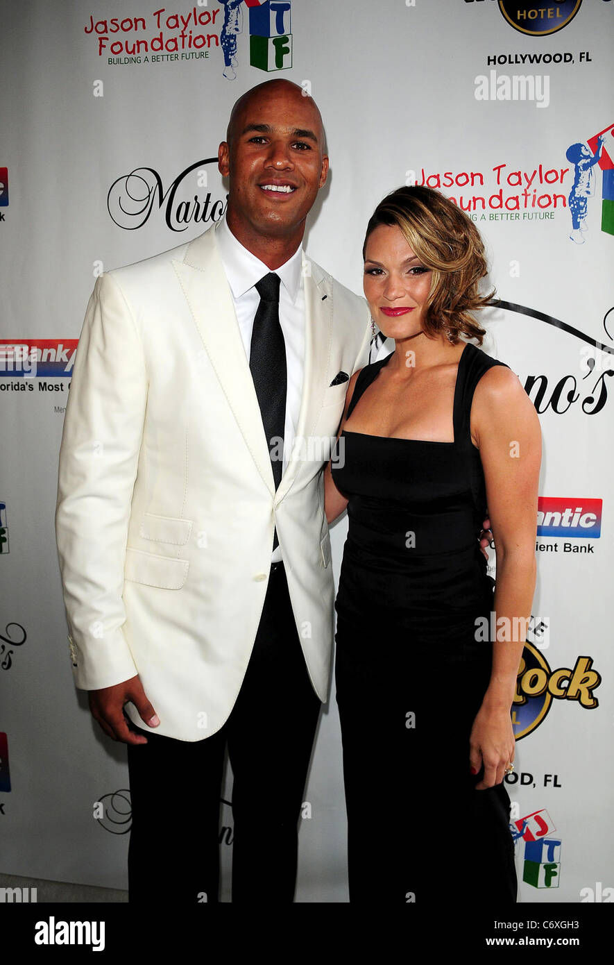 Jason Taylor et épouse Katina Taylor Le Jason Taylor Celebrity Golf ...