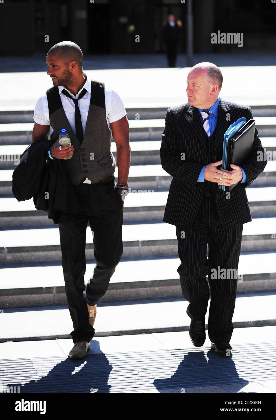 Ricky whittle the hollyoaks actor leaving liverpool crown court Banque ...