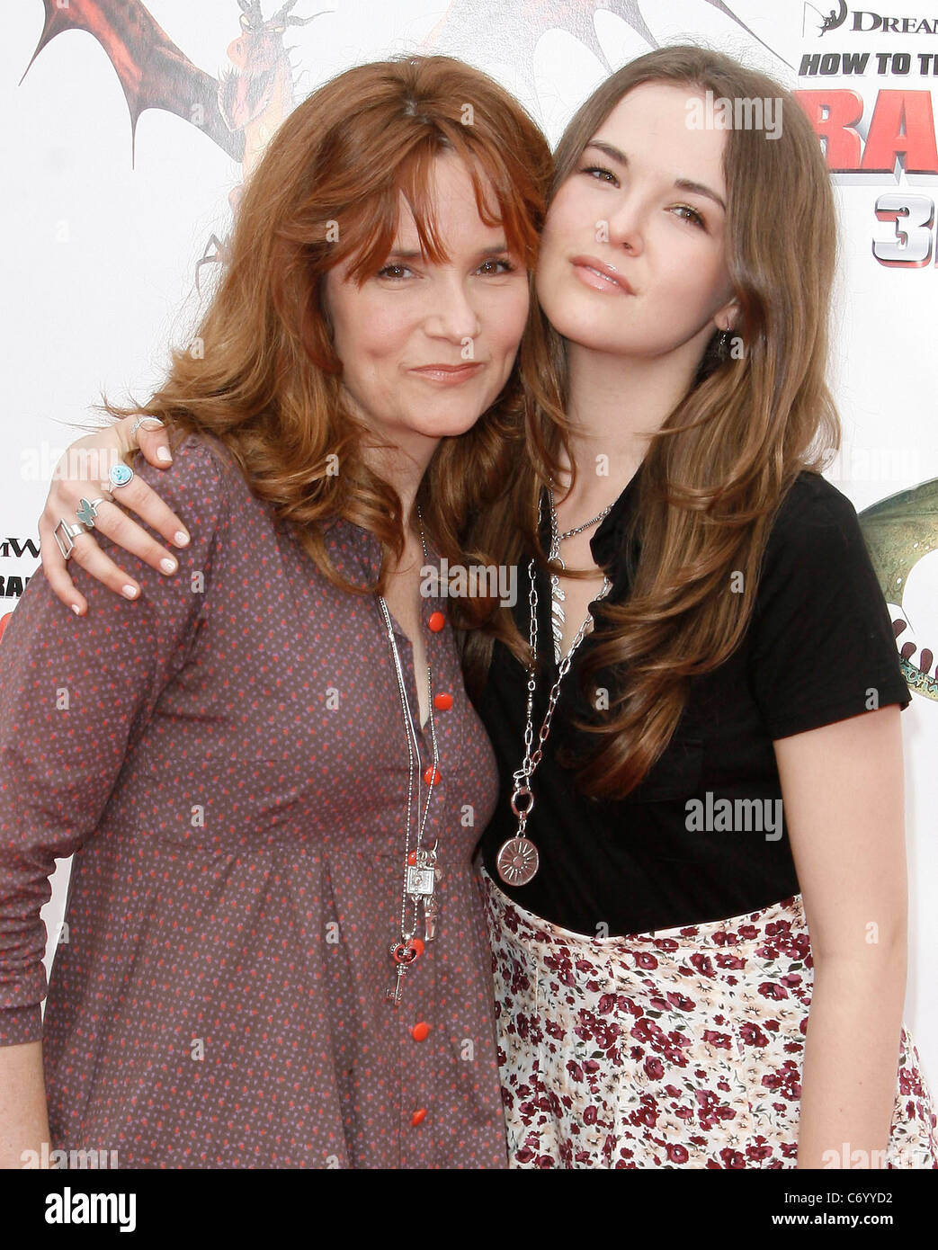 Lea Thompson et sa fille Zoe Thompson Los Angeles Premiere de 'How to ...