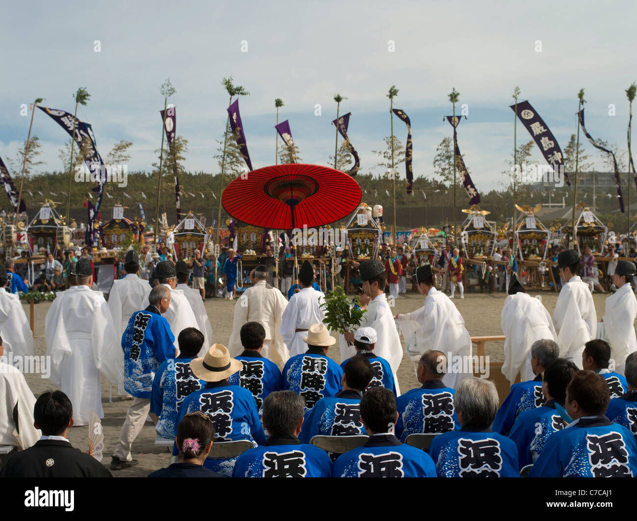 Japan shinto priests Banque de photographies et d’images à haute ...