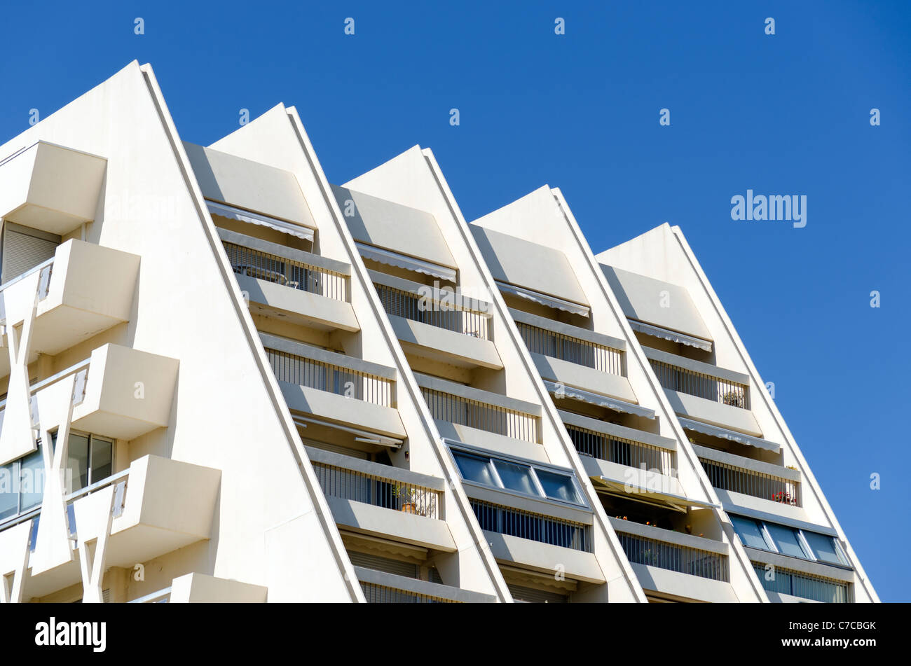 Edificio piramidal Banque de photographies et d’images à haute ...