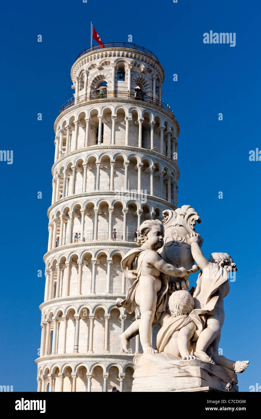 La Tour Penchée de Pise (Torre Pendente di Pisa) et Fontana dei Putti ...