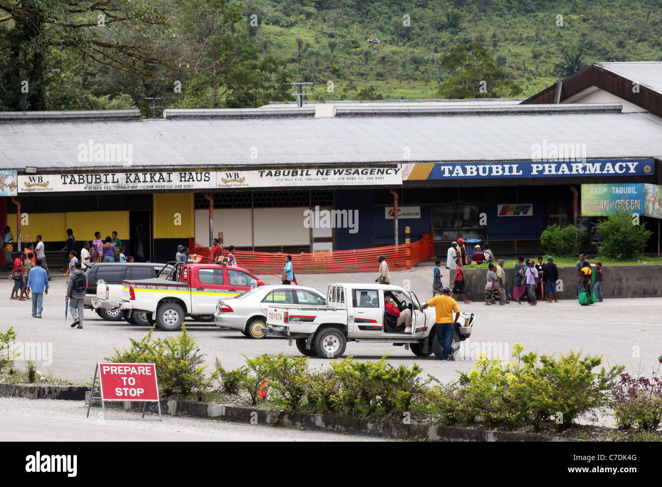 Centre commercial de Tabubil mine de cuivre, ville située dans la ...