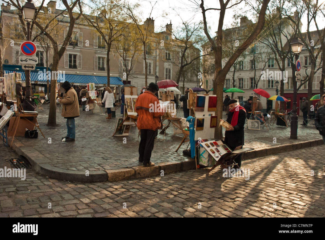 Souvenirs paris gift shop béret Banque de photographies et d’images à ...