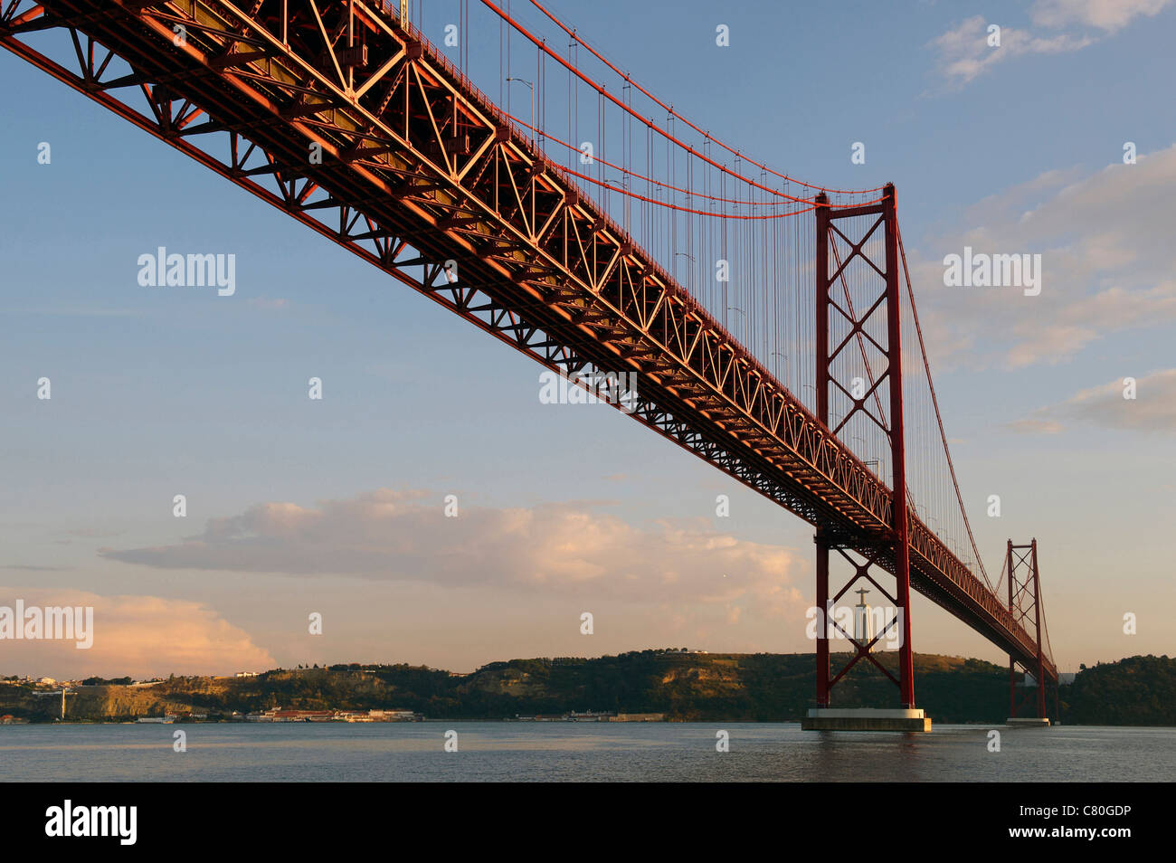 Pont du 25 avril lisbonne Banque de photographies et d’images à haute ...