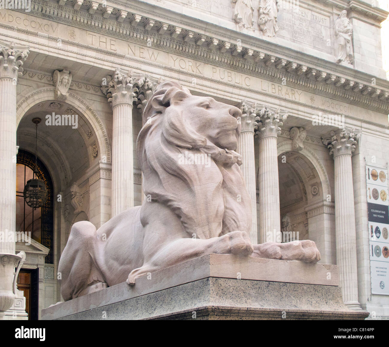 Lions de la bibliothèque Banque de photographies et d’images à haute ...