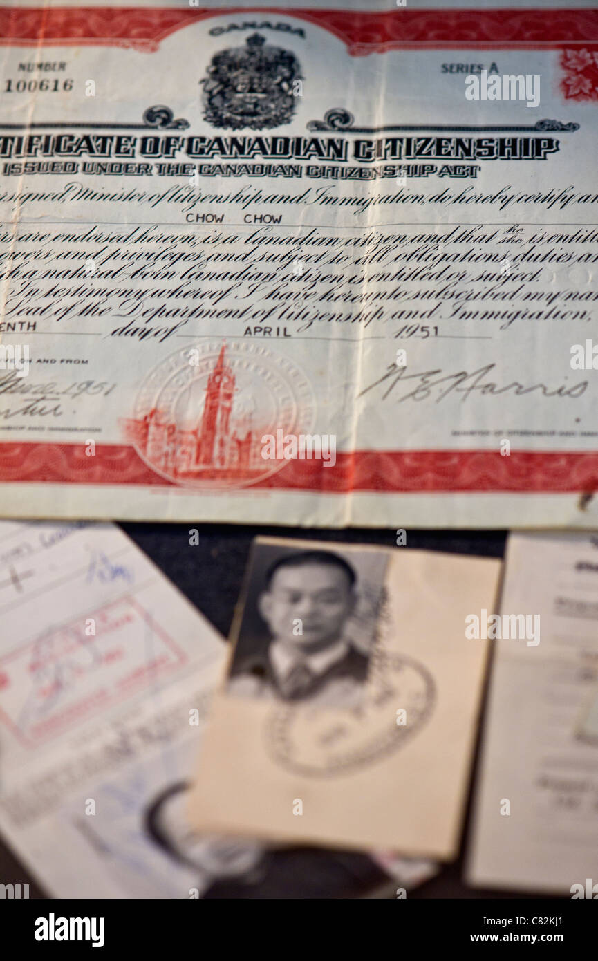 Papiers d'immigration Banque de photographies et d’images à haute ...