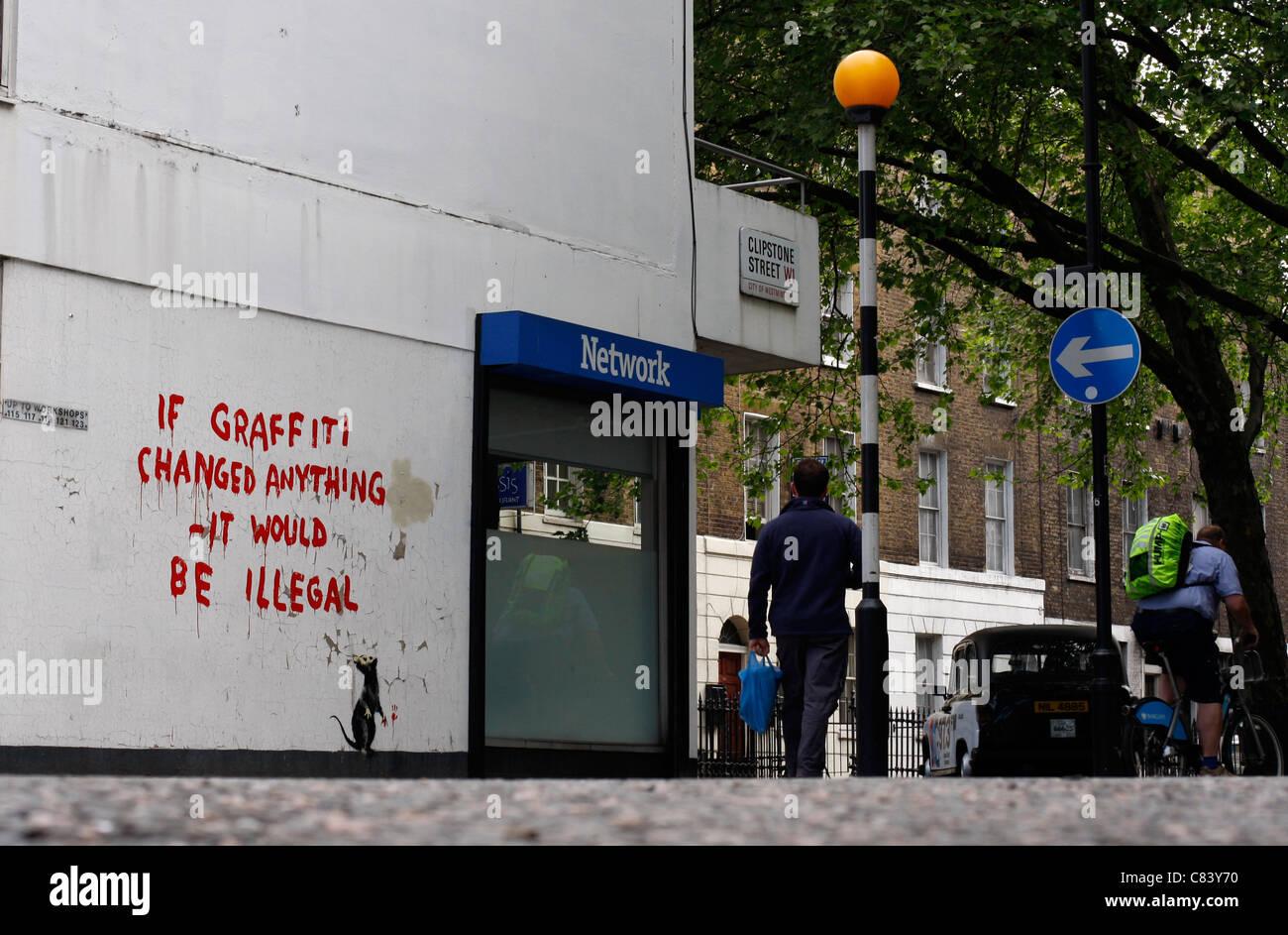 Banksy street art Banque de photographies et d’images à haute ...