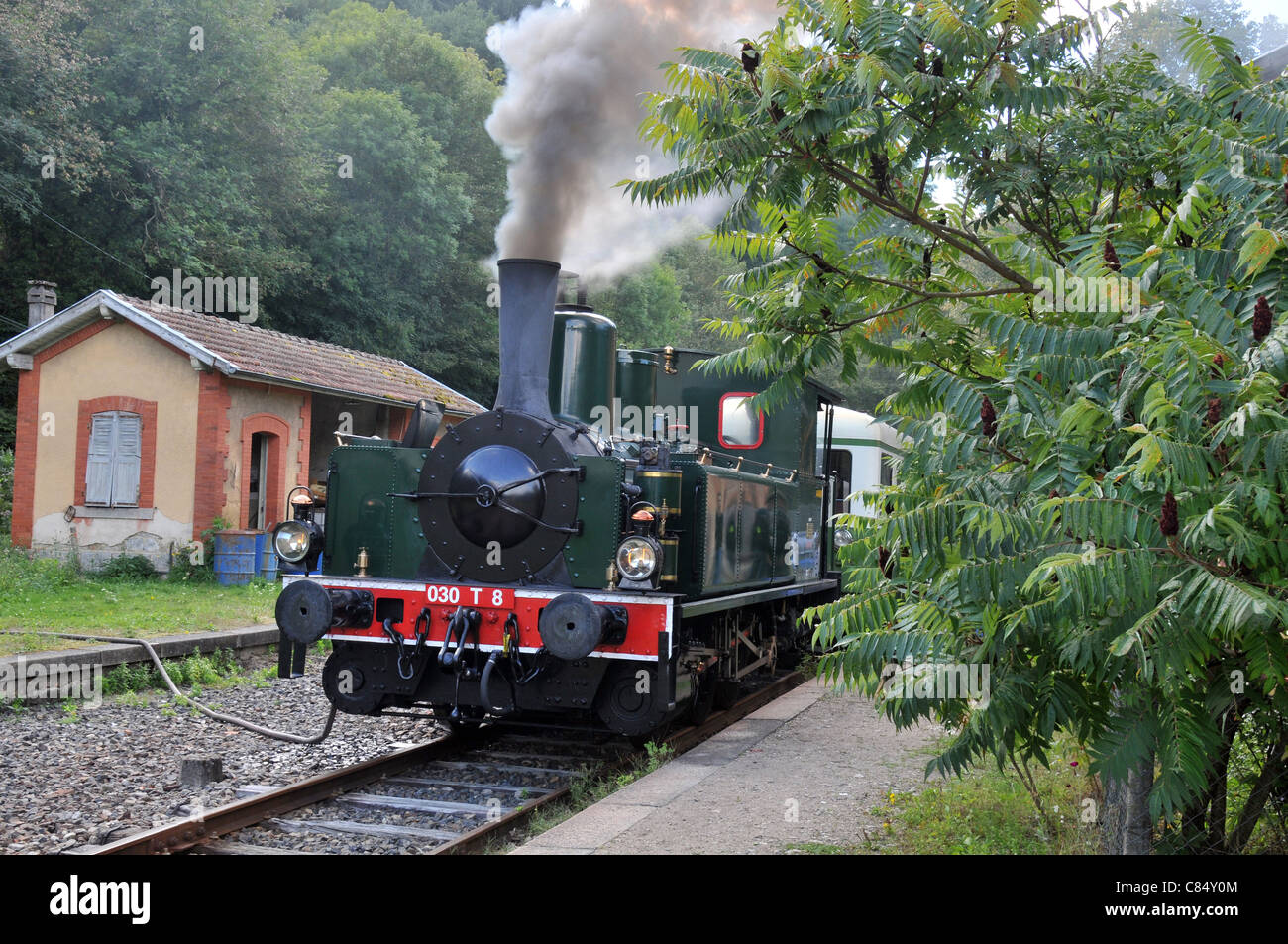 Ancien train touristique à vapeur de Livradois Forez ancienne ...