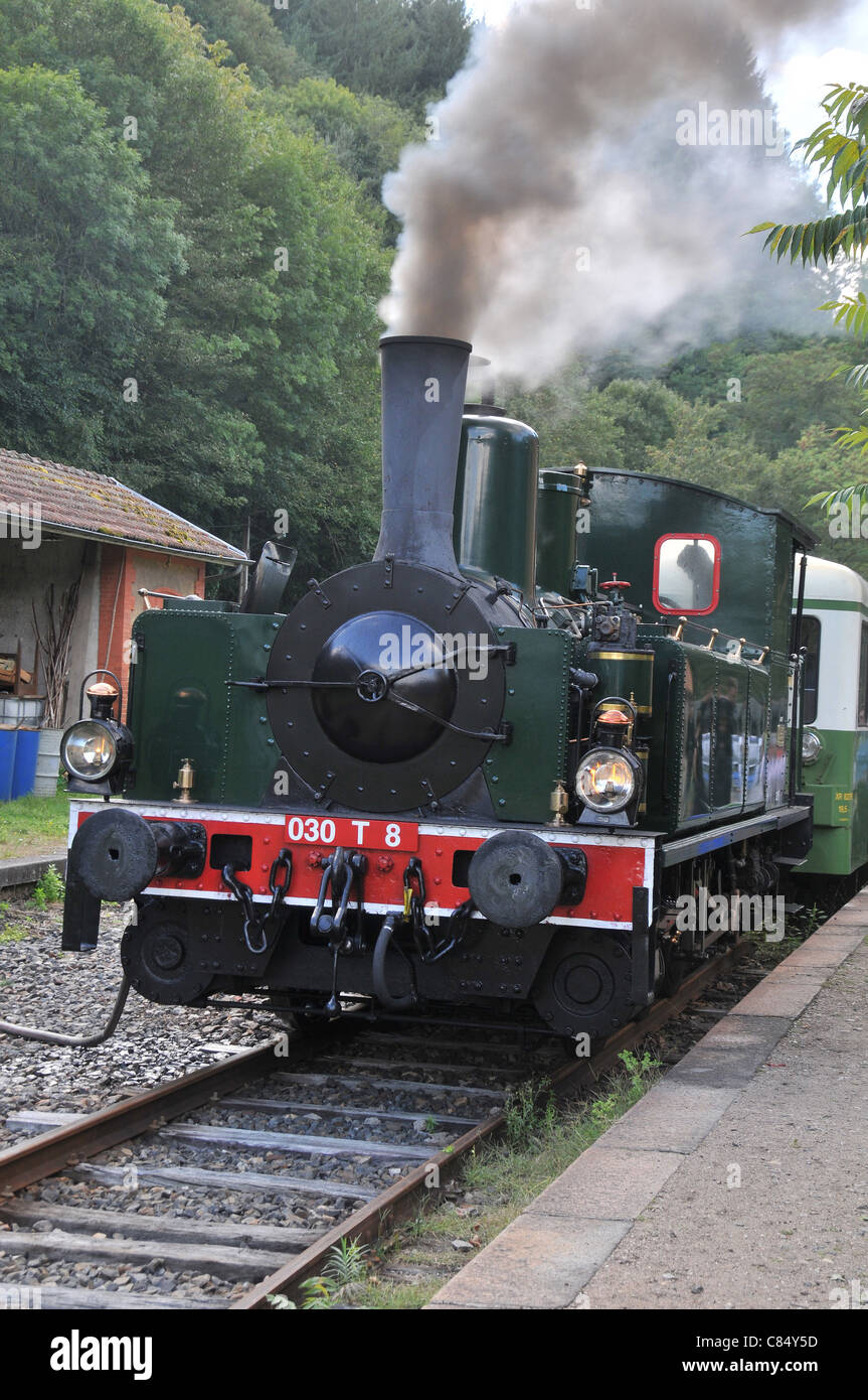 Ancien train touristique à vapeur de Livradois Forez ancienne ...