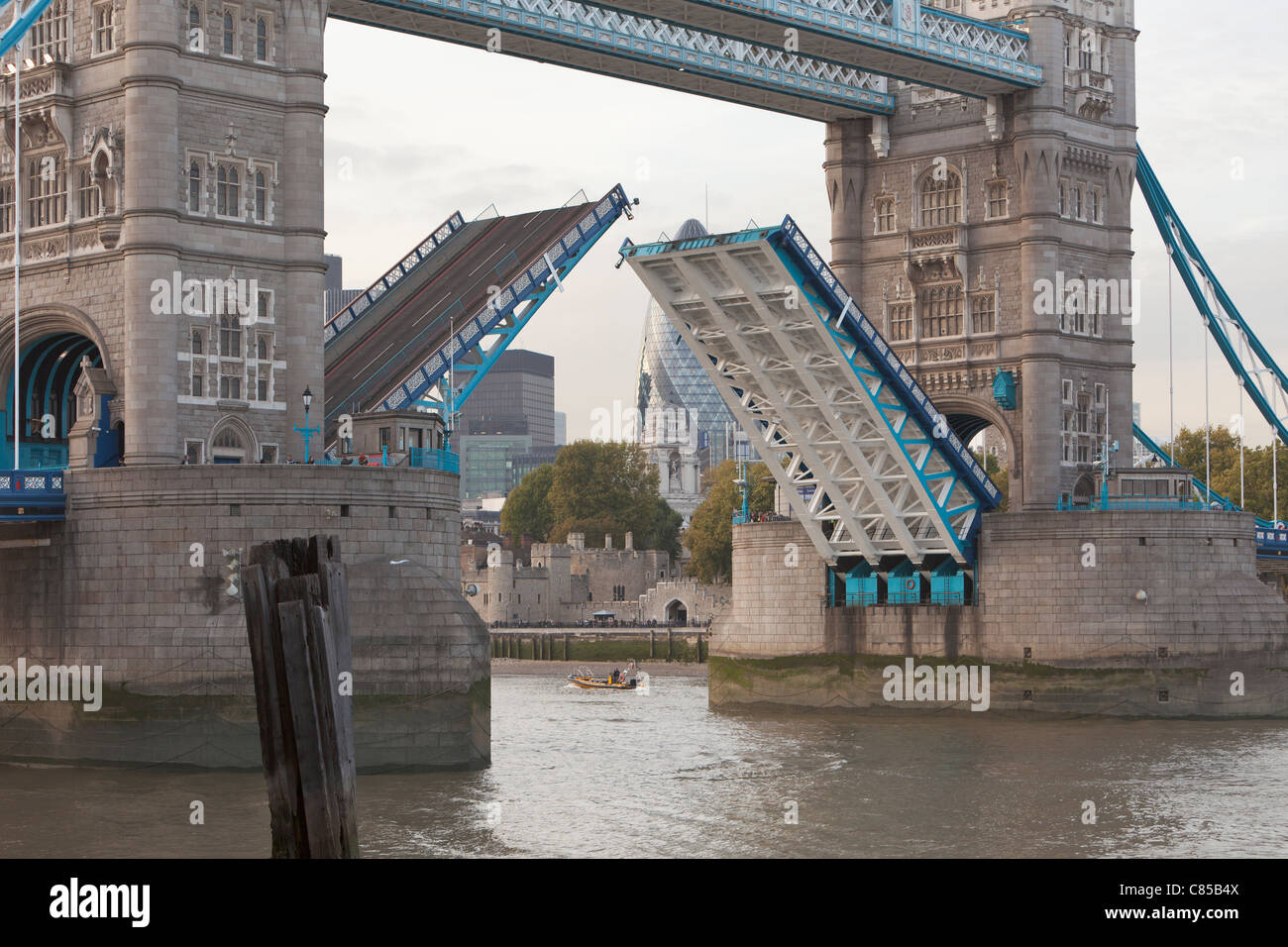 Tower bridge, london Banque de photographies et d’images à haute ...