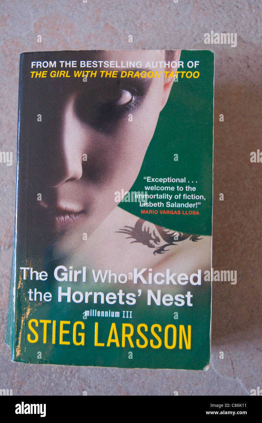 Girl Who Kicked Hornets Nest Banque De Photographies Et Dimages à