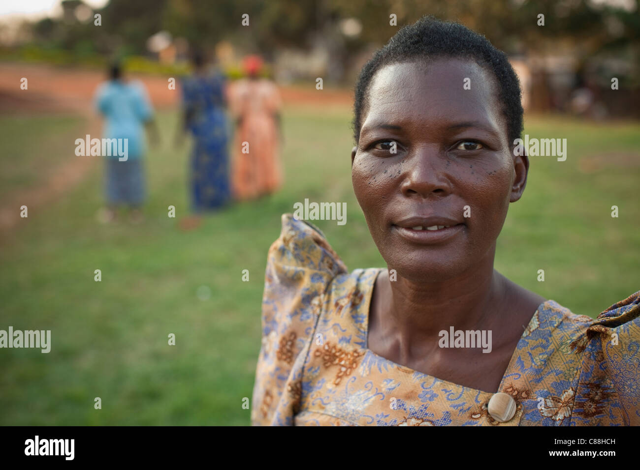 Femme uganda Banque de photographies et d’images à haute résolution - Alamy