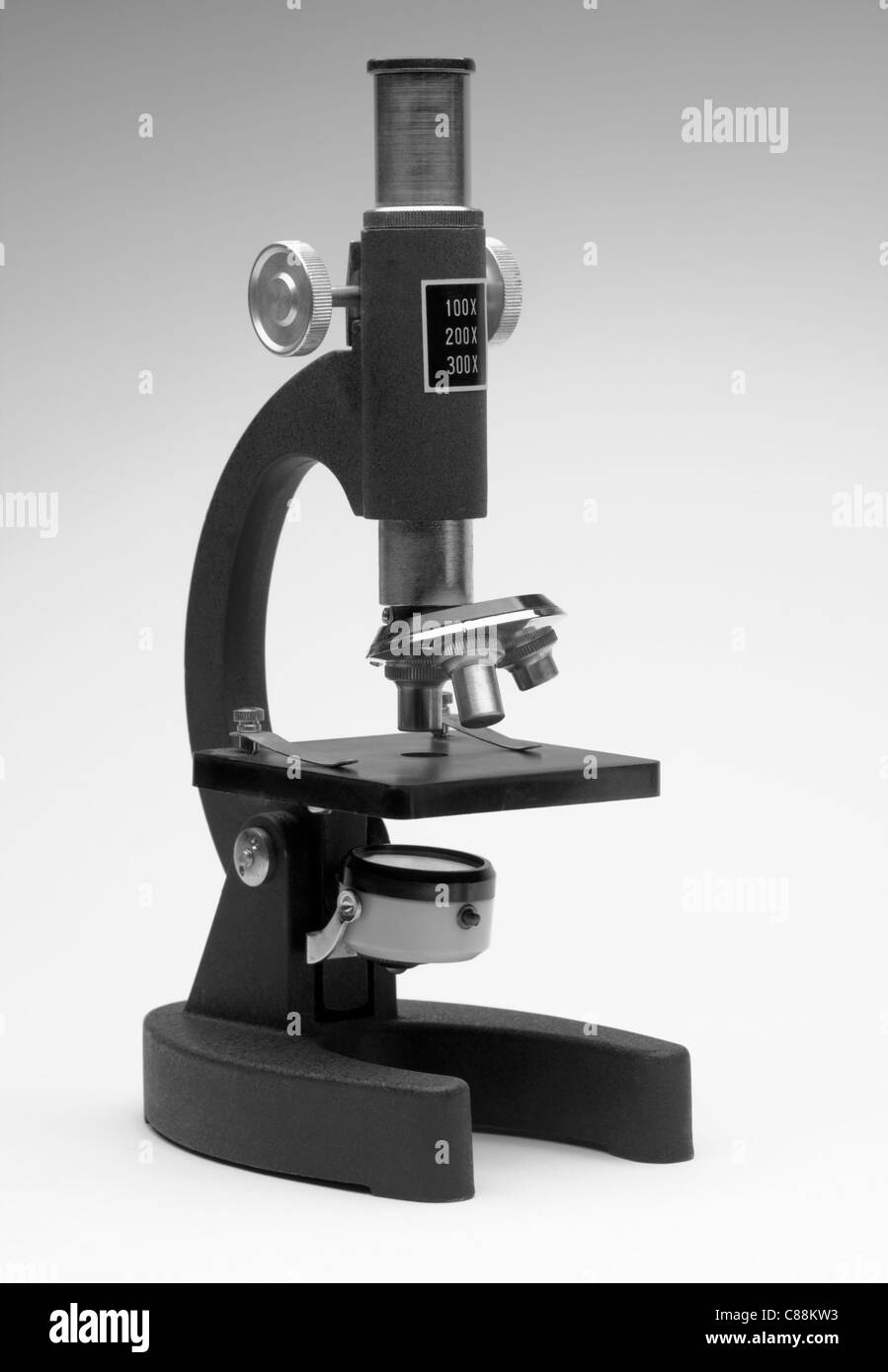 Microscope optique Banque d'images noir et blanc - Alamy