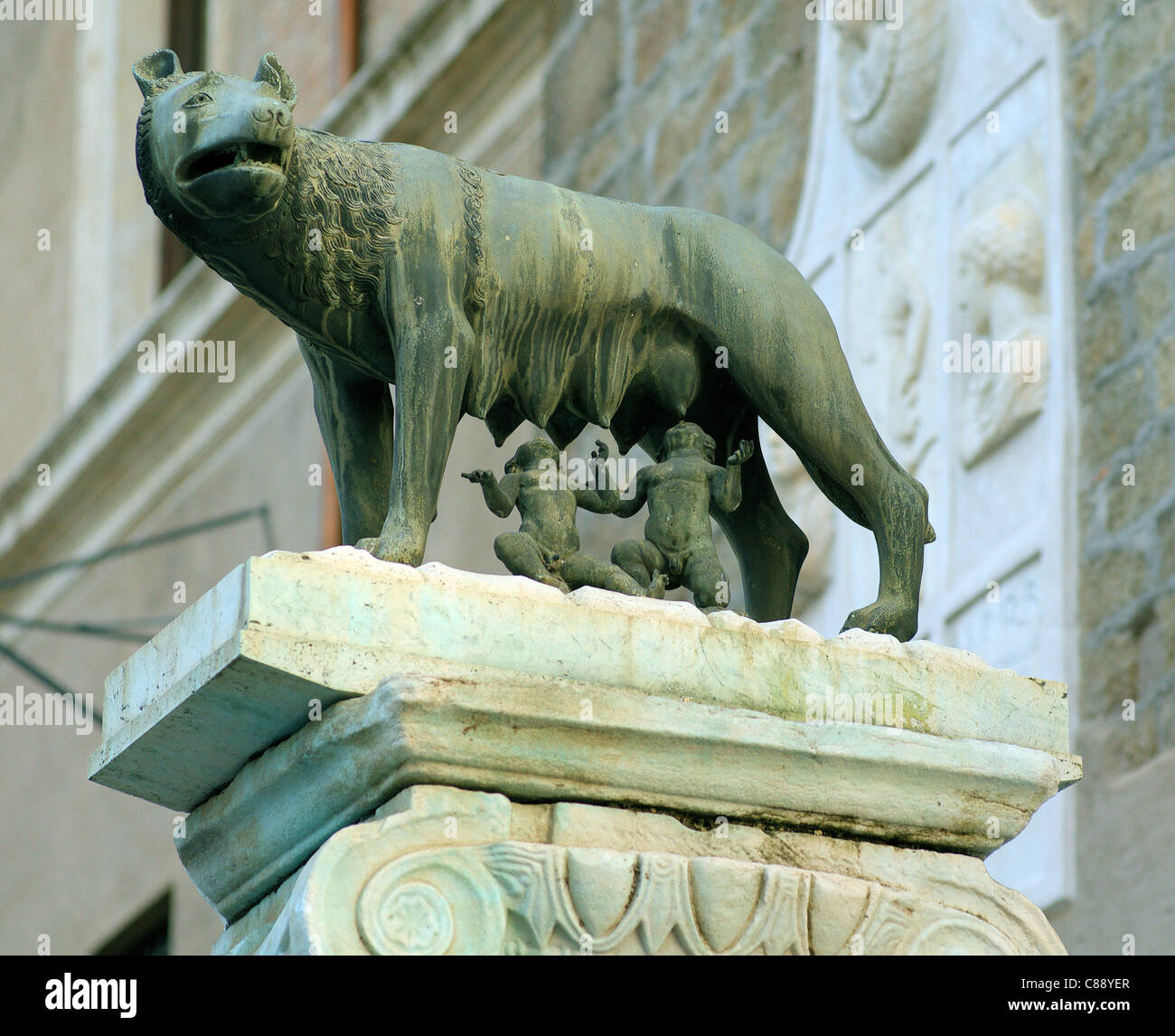 Romulus And Remus Statue Banque d'image et photos - Alamy
