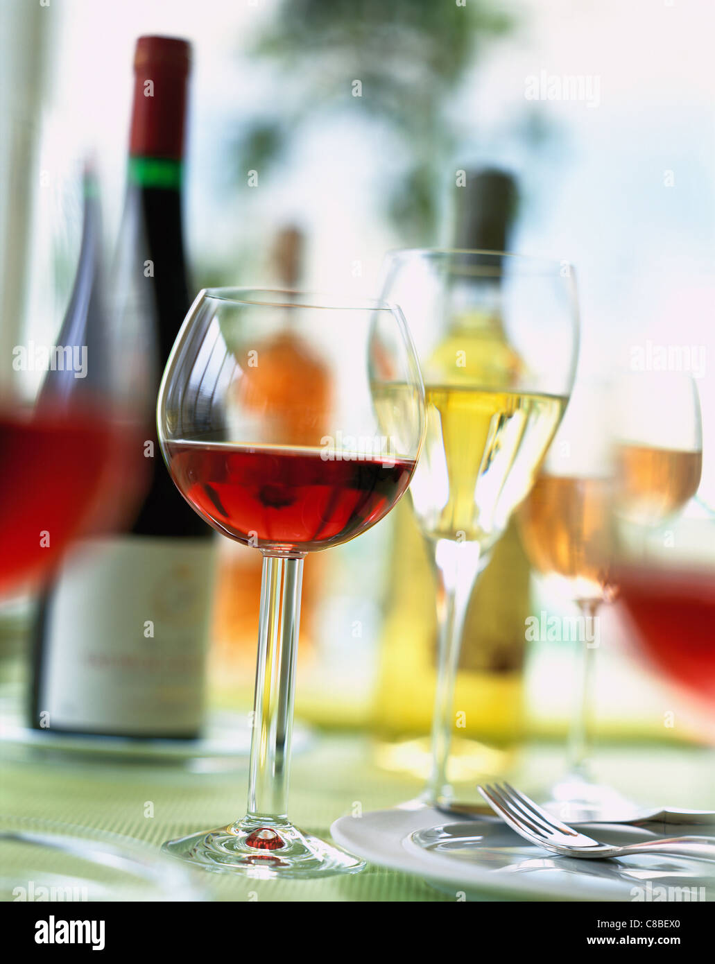 Vin rouge et blanc Banque de photographies et d’images à haute ...