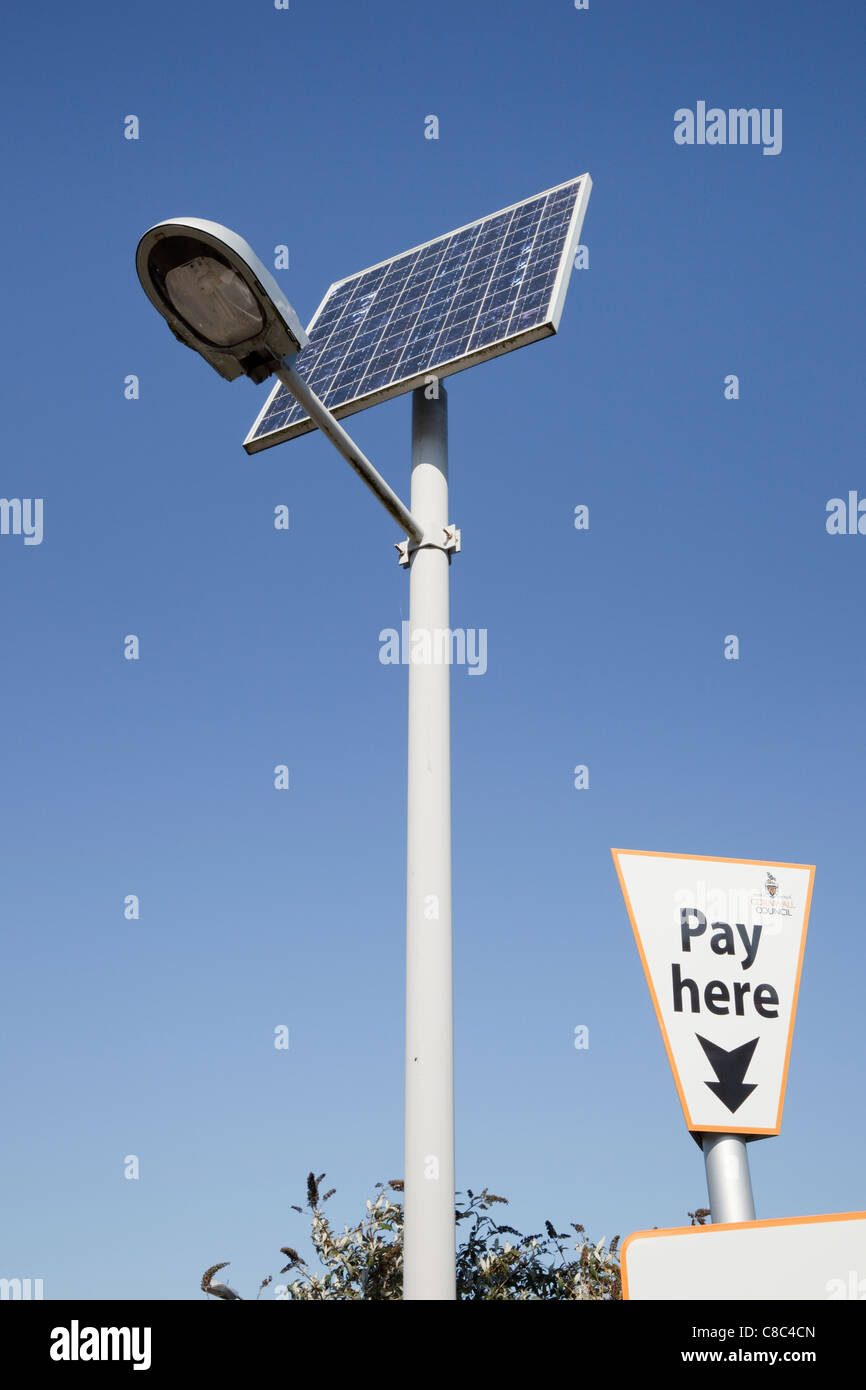 Solar powered parking ticket machine Banque de photographies et d ...