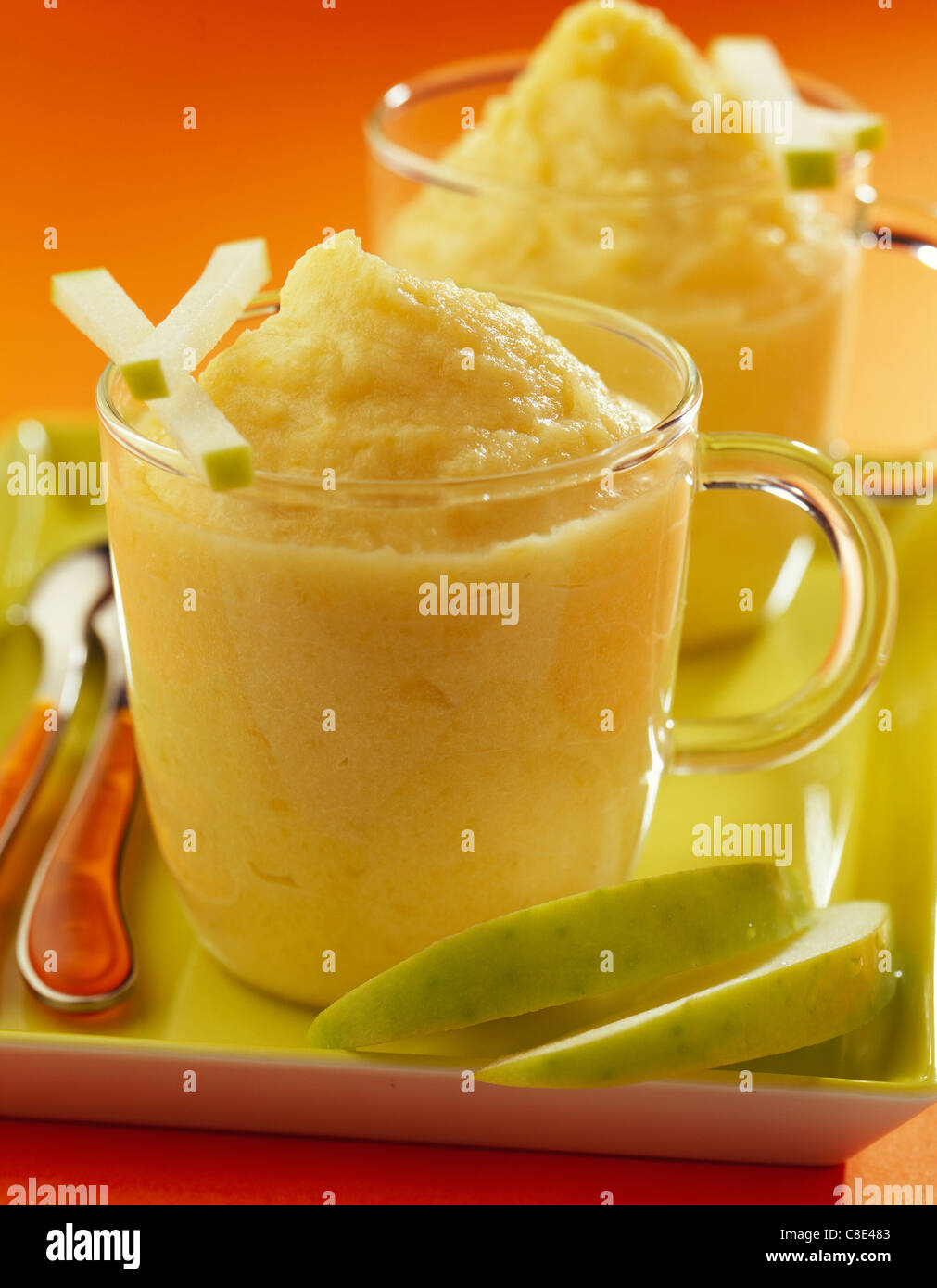 Mousse de pomme Banque de photographies et d’images à haute résolution ...