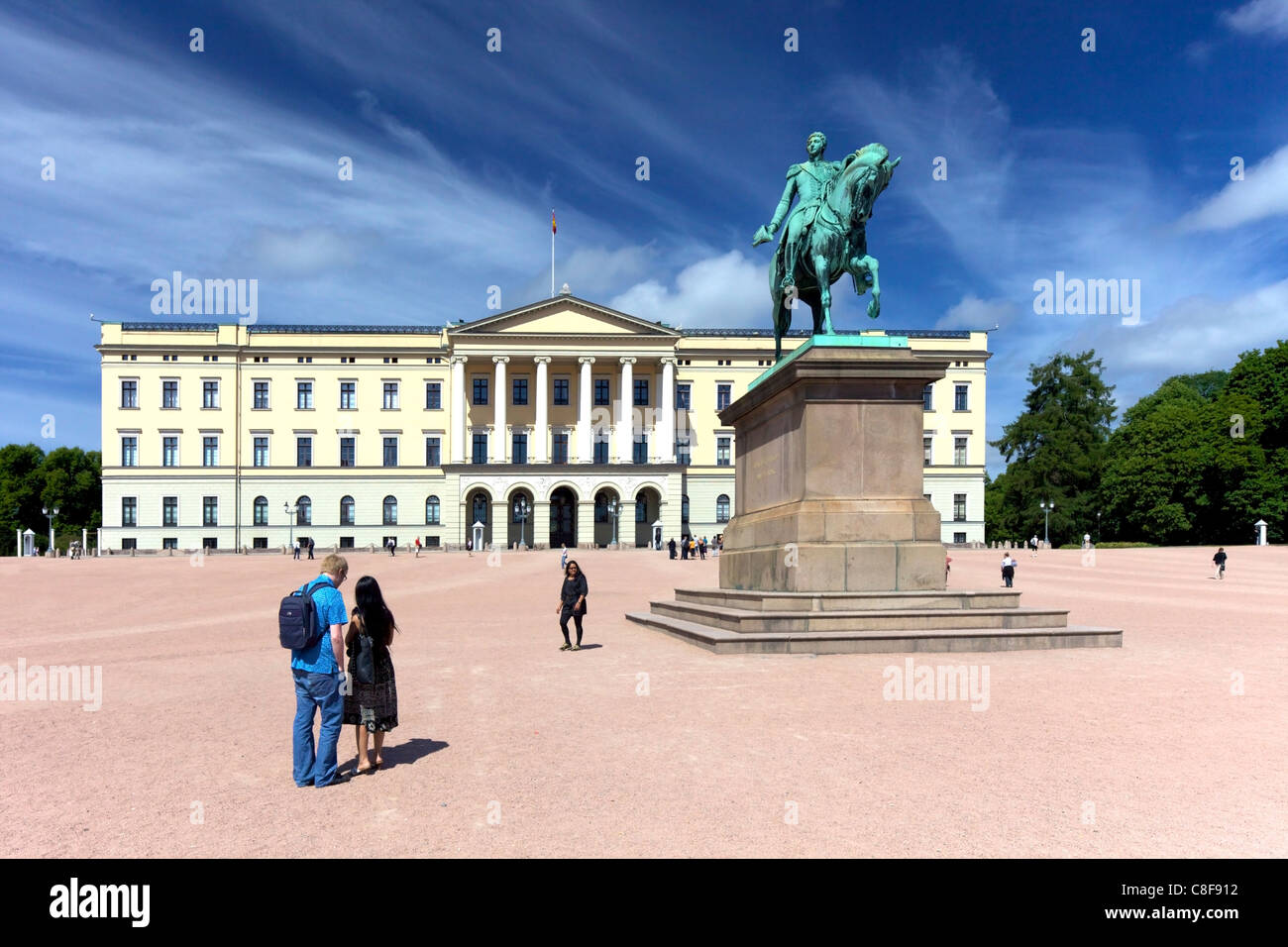 Karl johans gate slottet oslo Banque de photographies et d’images à ...