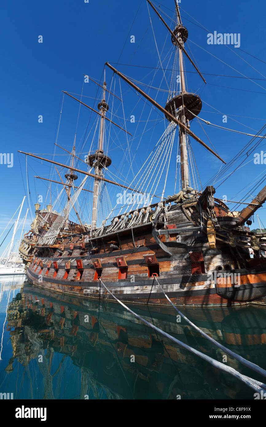 Galion bateau Banque de photographies et d’images à haute résolution ...