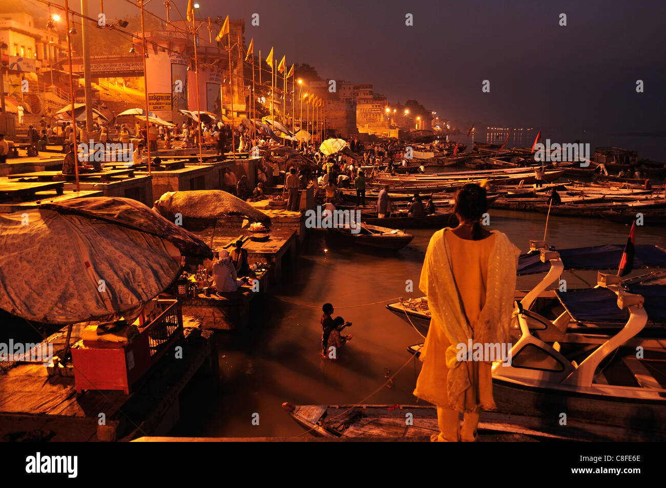 Ghats ganges river varanasi Banque de photographies et d’images à haute ...