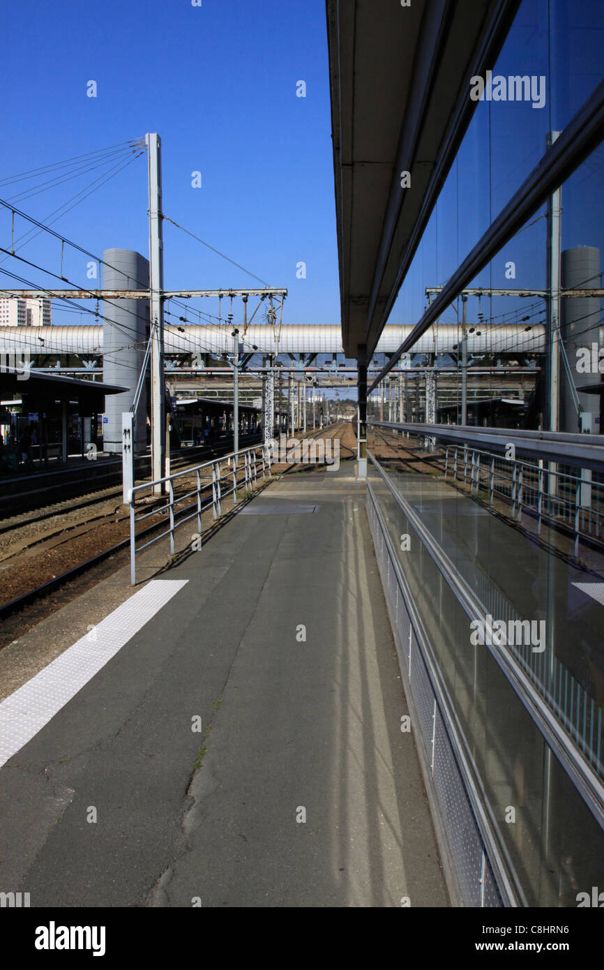 La gare la gare de Poitiers Photo Stock - Alamy