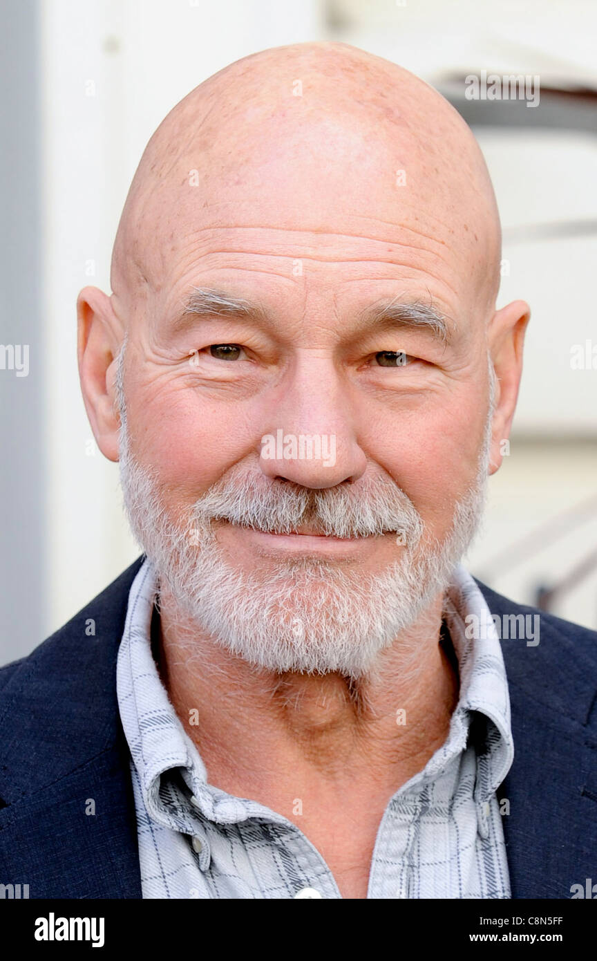 Patrick Stewart annonce les deux plus récents ajouts à 'En Attendant ...