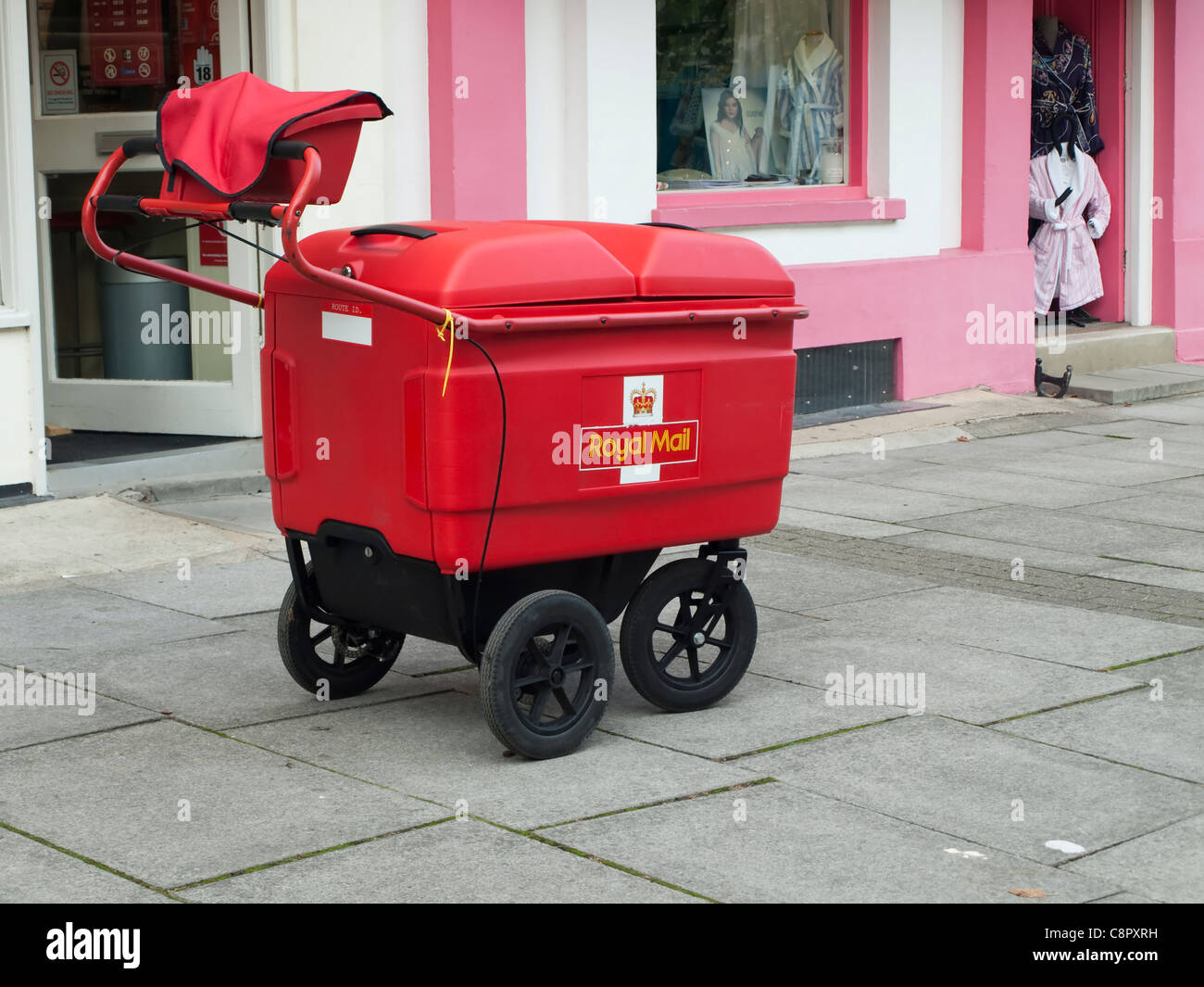 Chariot de livraison postal royal mail Banque de photographies et d ...
