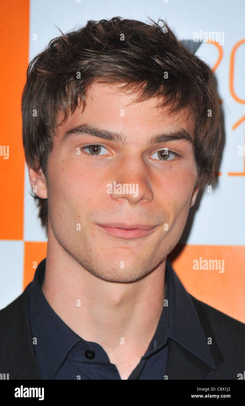 Nick Krause à arrivés pour la première projection de gala descendants ...