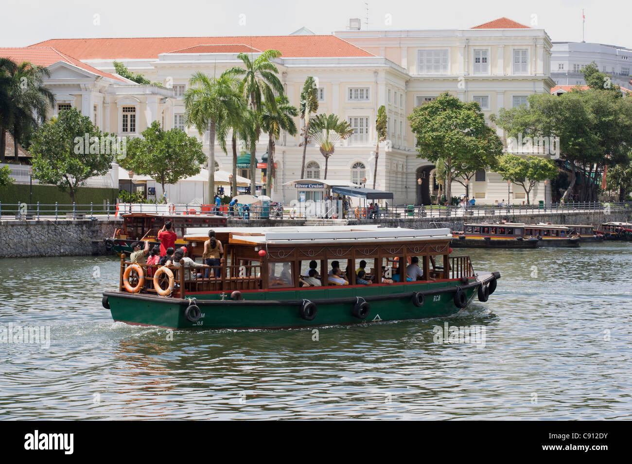 Singapore river bumboat Banque de photographies et d’images à haute ...