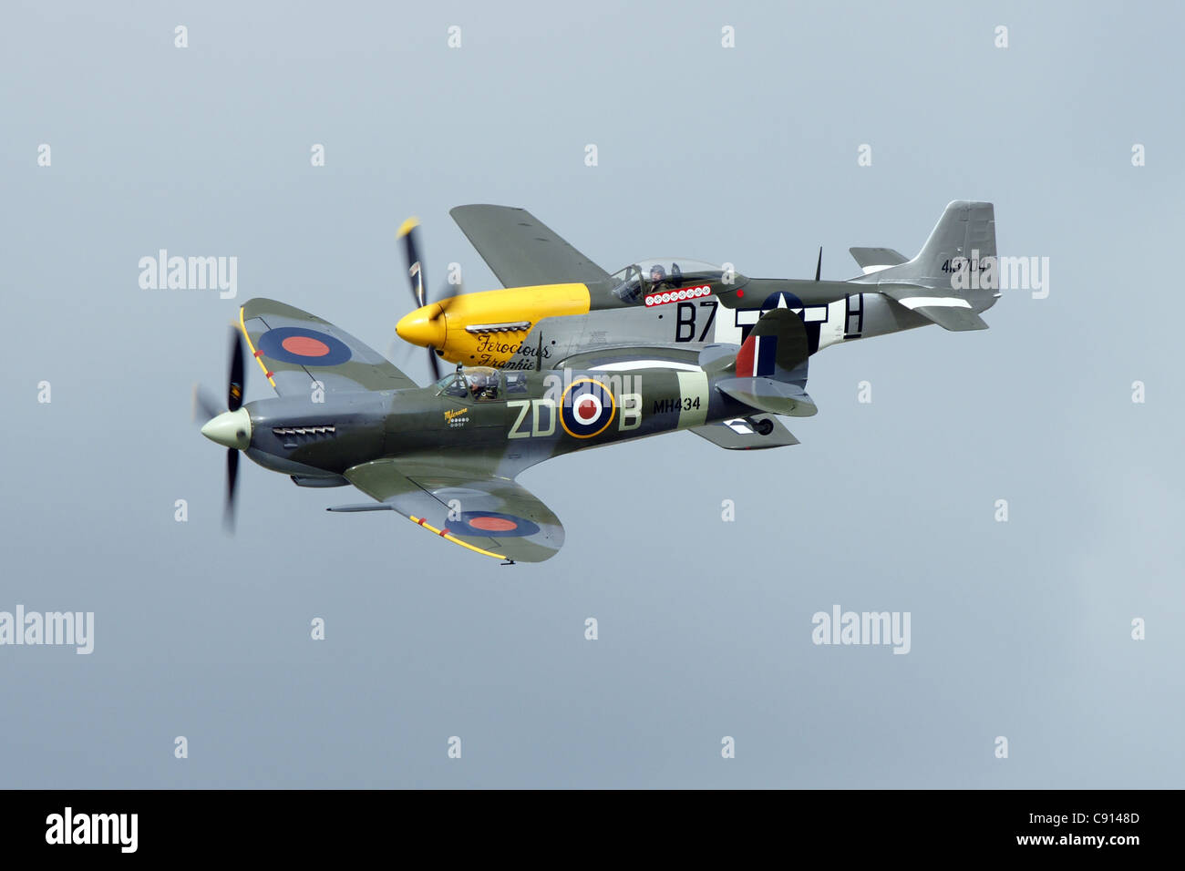 Camouflage spitfire Banque de photographies et d’images à haute ...