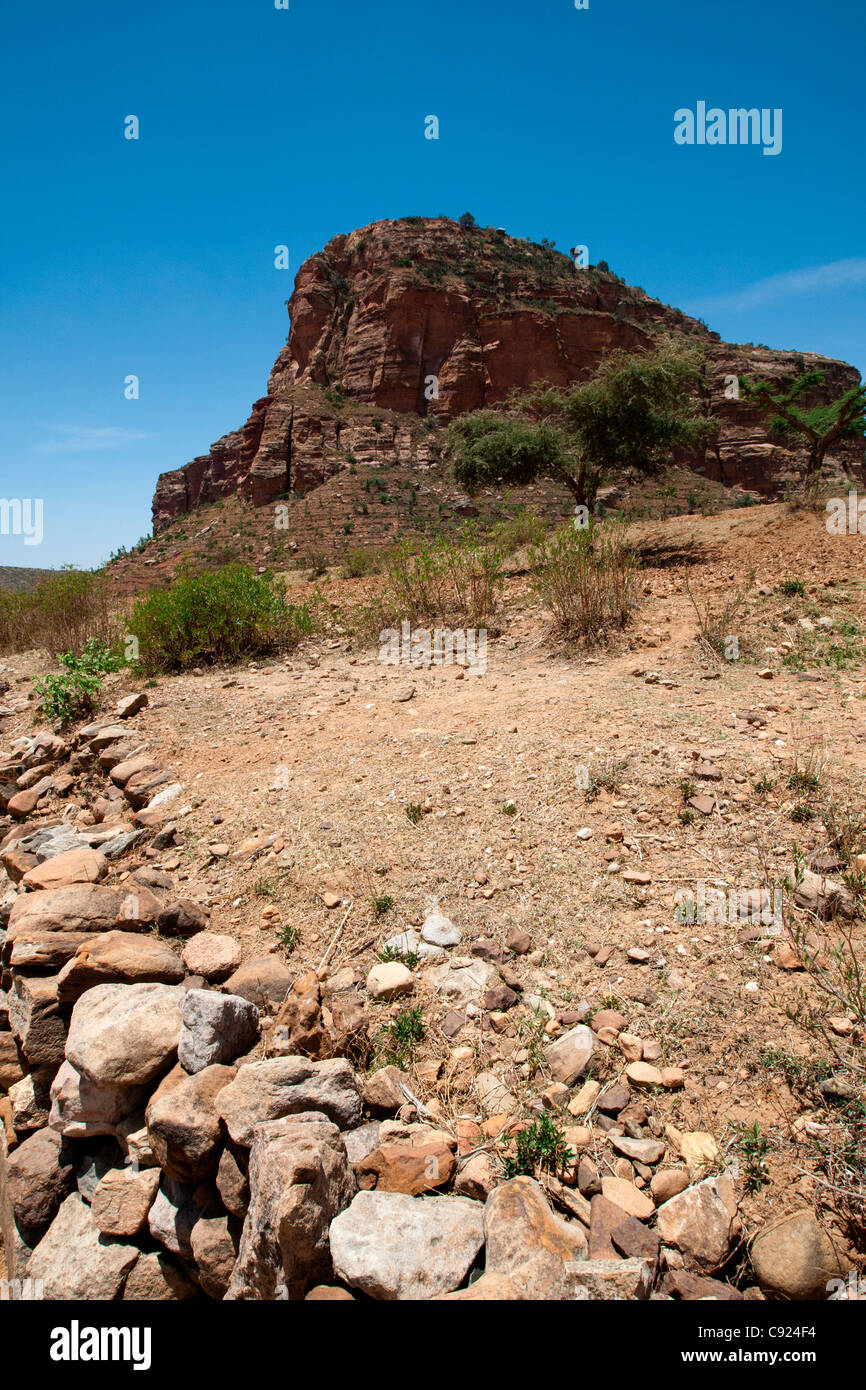 La longue montée jusqu'à l'église rupestres de Debre Tsion Abraham dans ...
