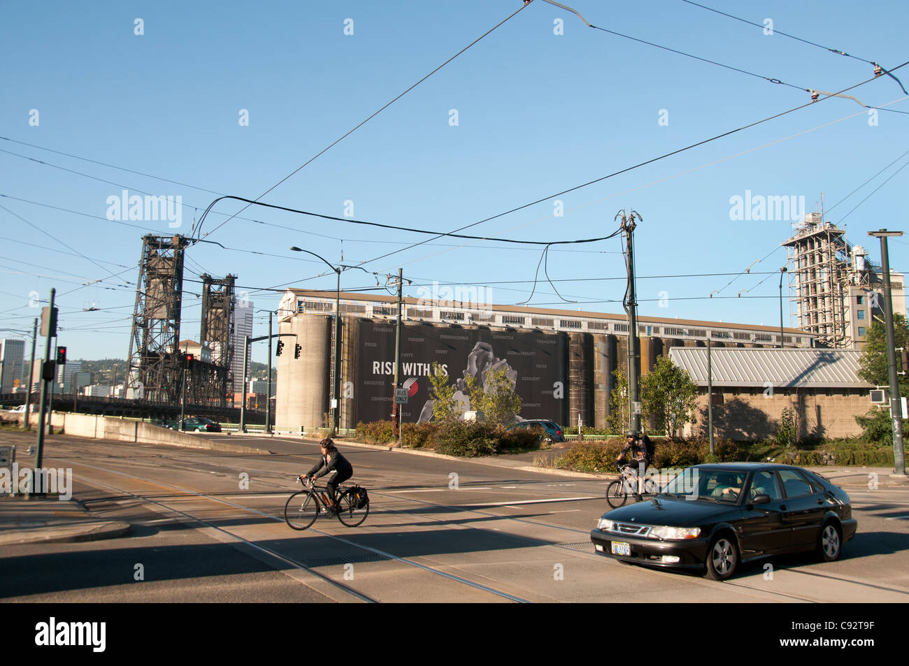 Portland Cement Company usine Usine Oregon United States près de pont ...