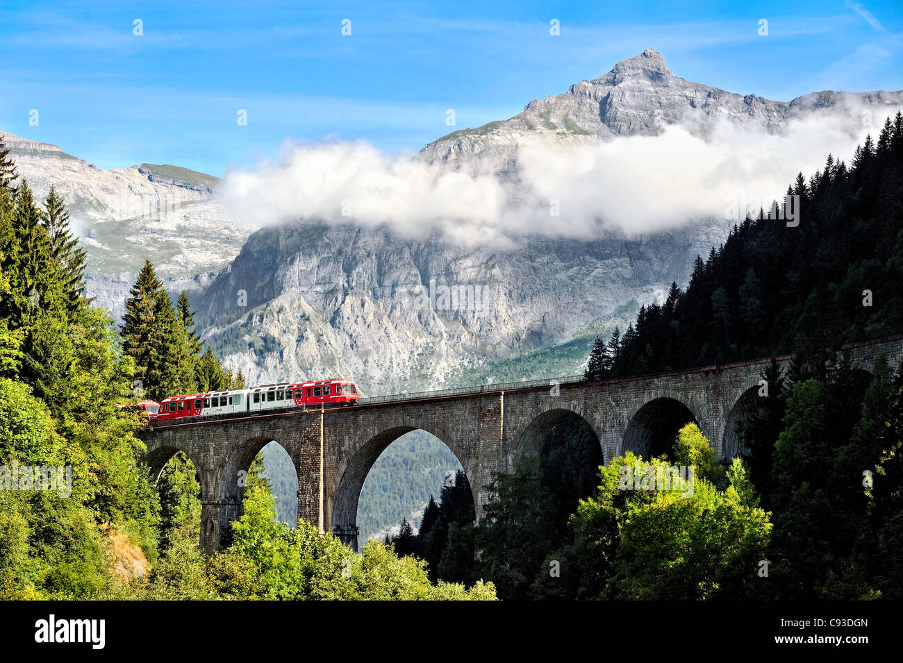 Train historique : Mont-Blanc Express, Chamonix, France Photo Stock - Alamy